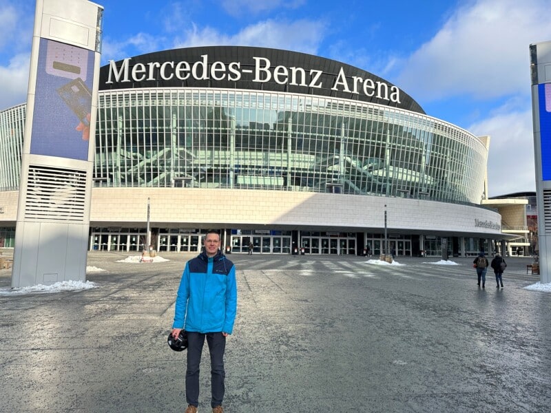 Statement zur Umbennung der Mercedes-Benz-Arena – Bundesverband Taxi ...